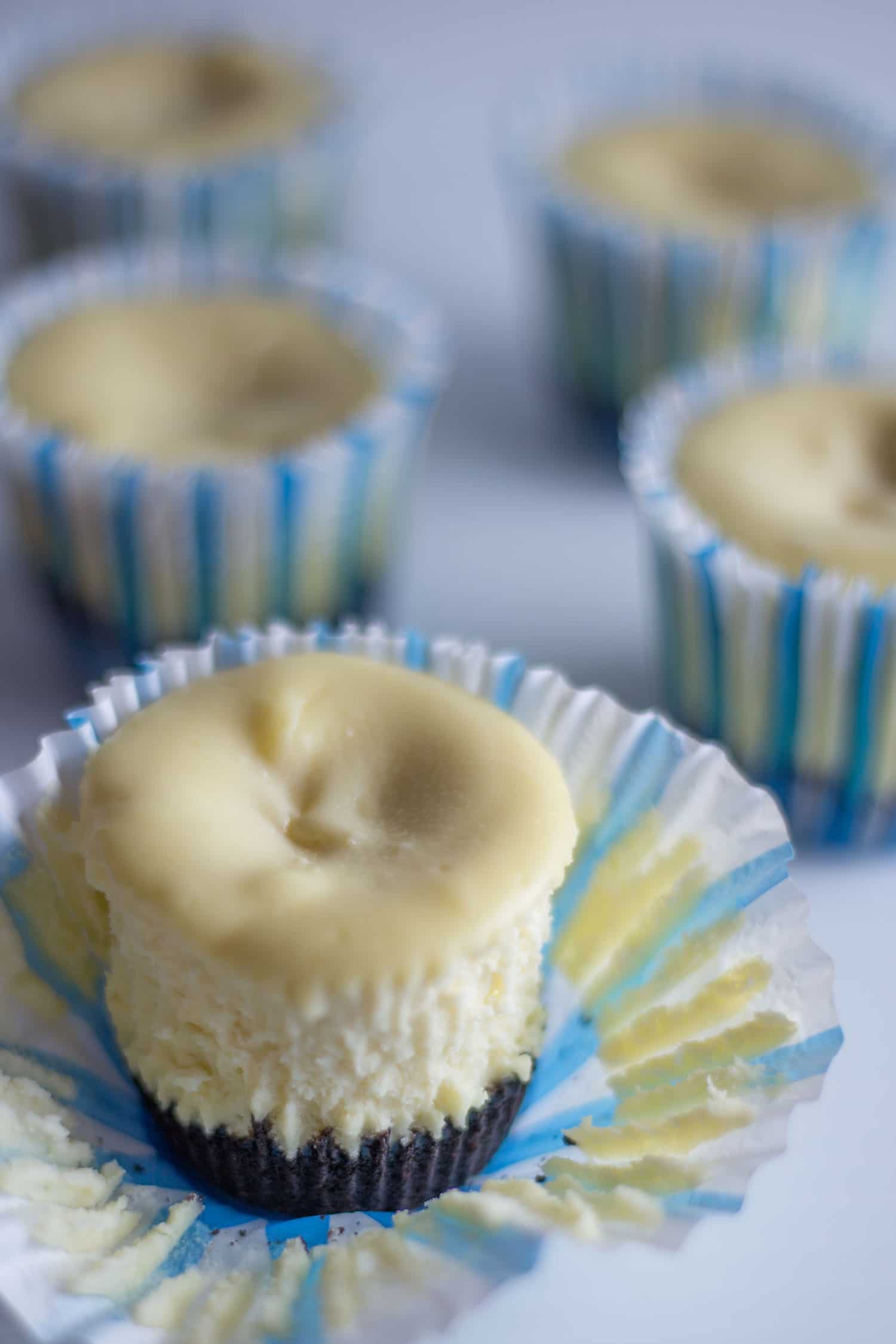 Mini Cheesecakes - Artzy Foodie