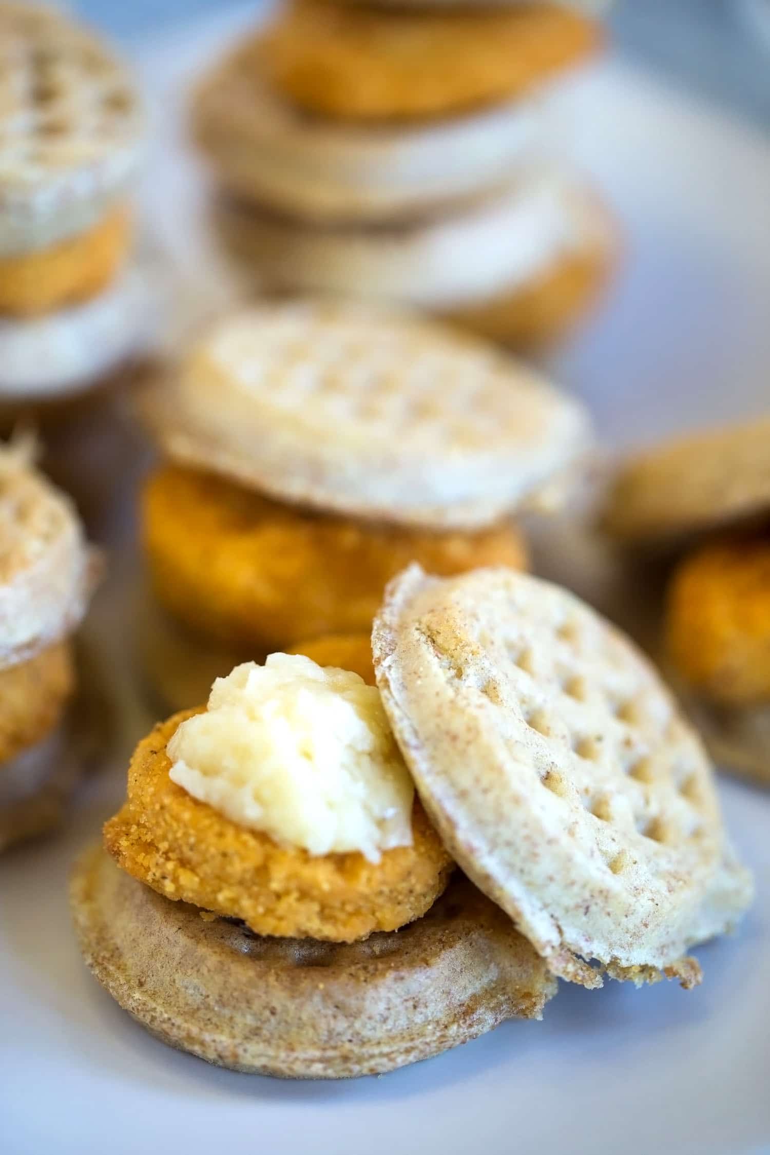 Chicken and Waffle Sliders - Artzy Foodie